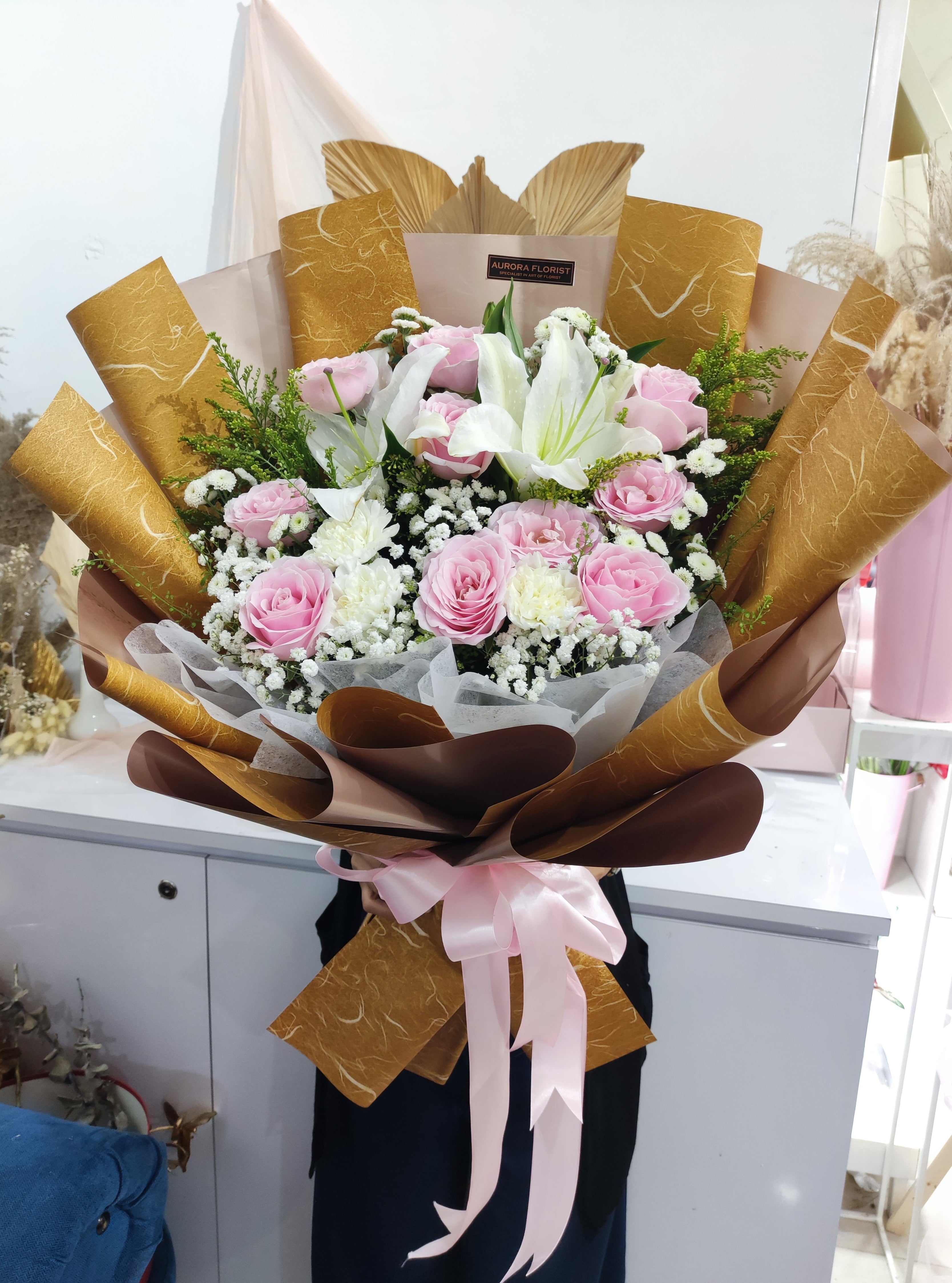 Blossom Pink Rose with Lily – AURORA FLORIST