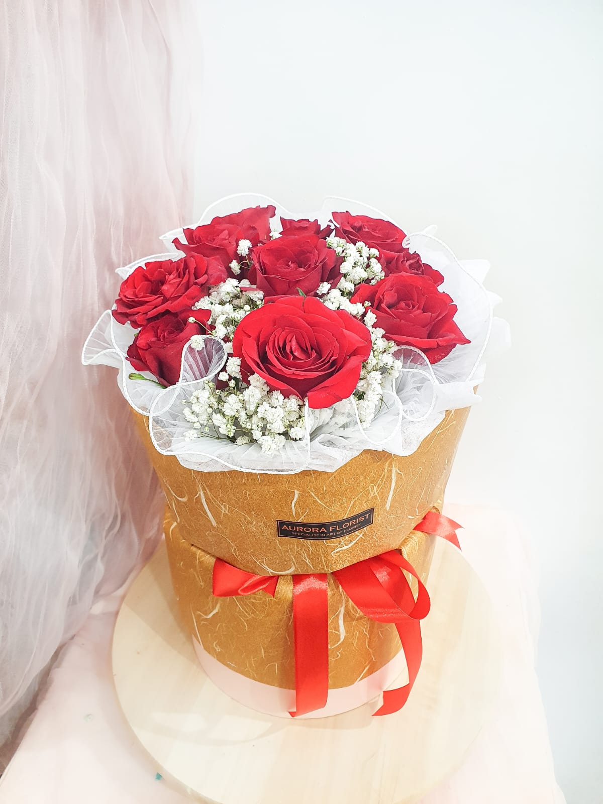 Bucket Red Rose – AURORA FLORIST